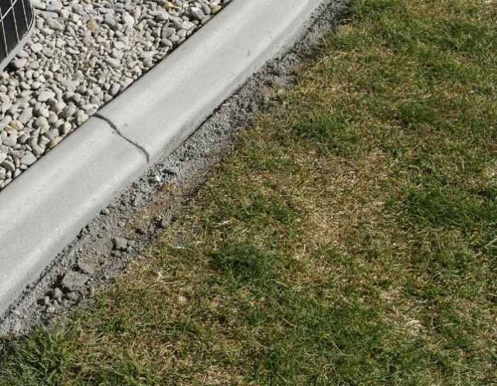 Mowers Edge 'Picture Frame' Look Adds Curb Appeal