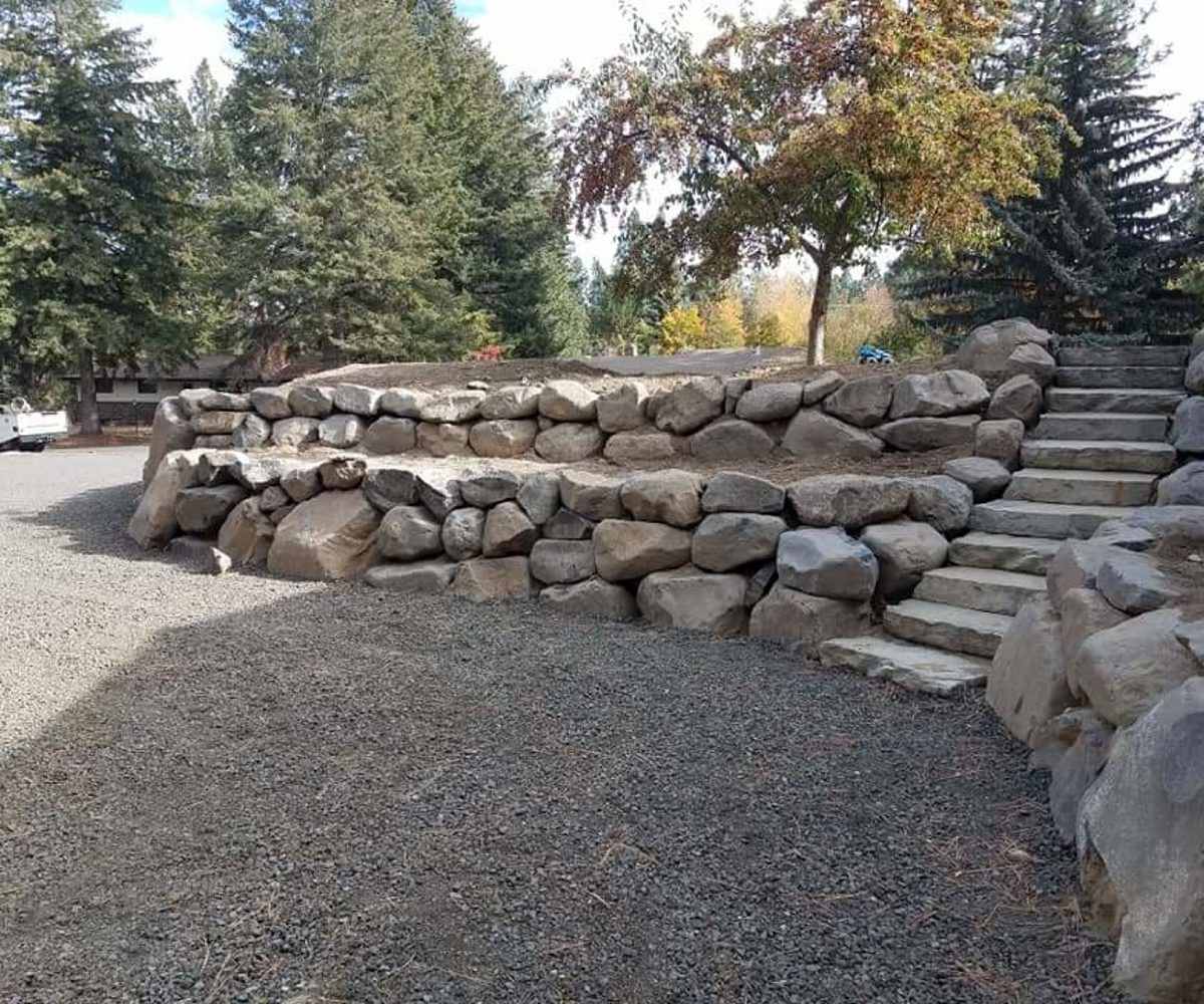 Boulder Retaining Walls - Dundee Concrete, Curb and Landscaping