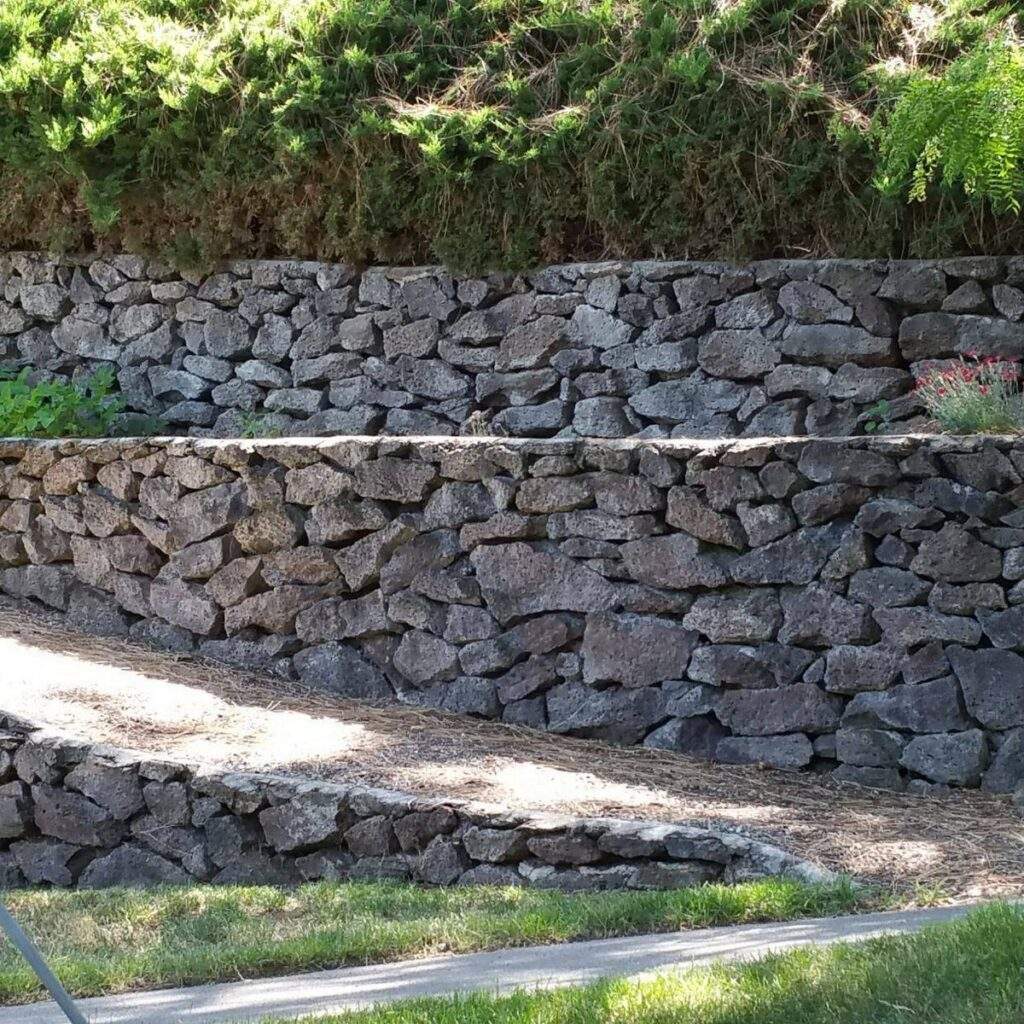 Dry Stacked Stone Walls Maintain Historic Appeal