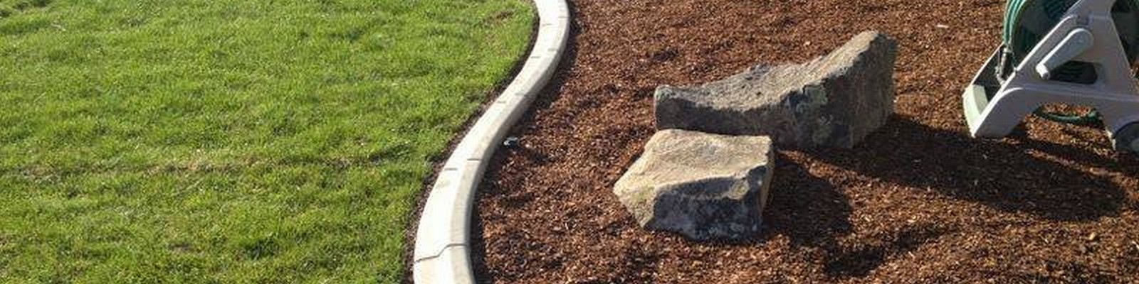 Mower's Edge Picture Frame Look Curbing Form for Curb Appeal