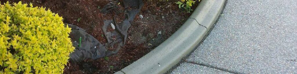 Mower's Edge Picture Frame Look Curbing Form for Curb Appeal